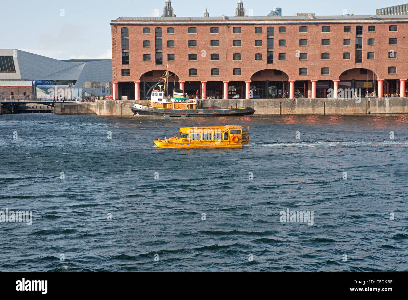 Yellow duckmarine hi-res stock photography and images - Alamy