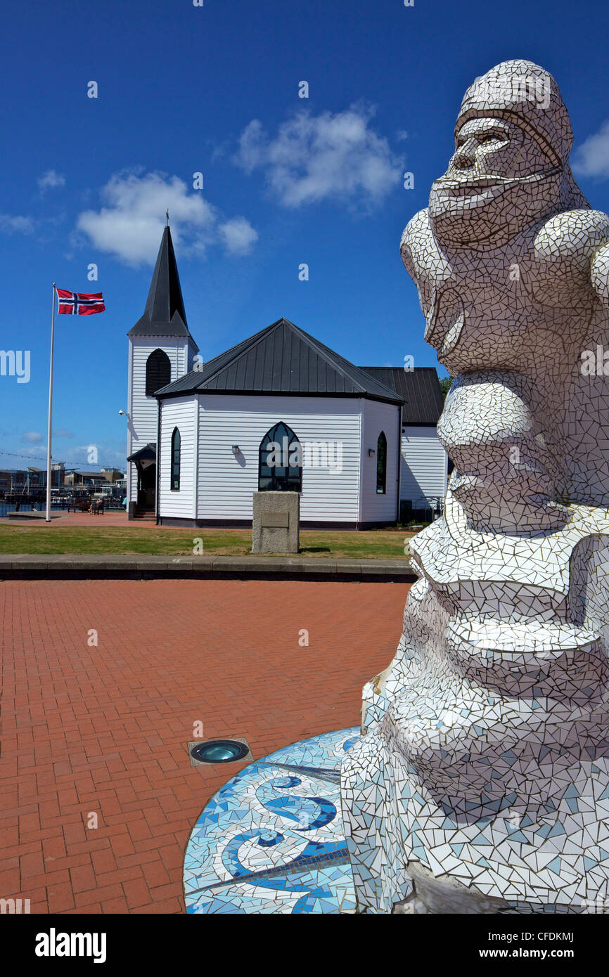 Captain Scott Memorial Statue, Norwegian Church, Cardiff Bay, Cardiff ...