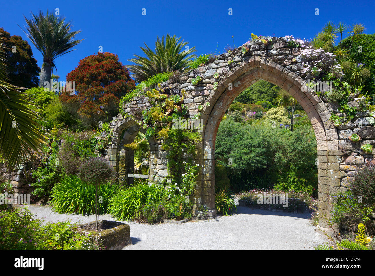 Archway Garden England High Resolution Stock Photography and Images - Alamy