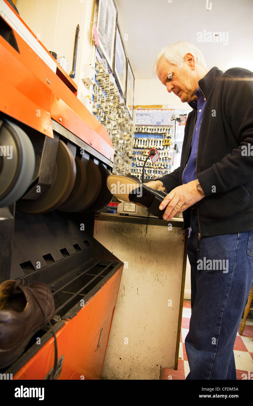 Shoe repairer shop hi-res stock photography and images - Alamy