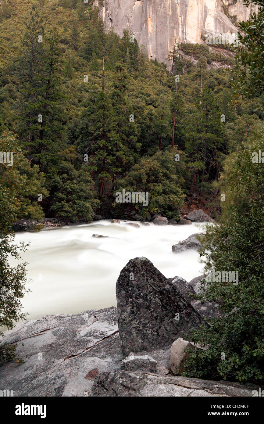 The fast flowing Merced River Stock Photo - Alamy
