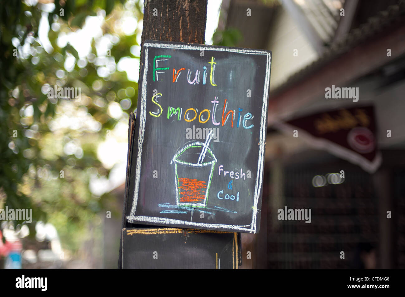 Fresh fruit sign hi-res stock photography and images - Alamy