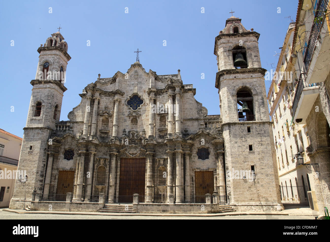 The Havana's Cathedral and it's nearest building, Cuba Stock Photo - Alamy