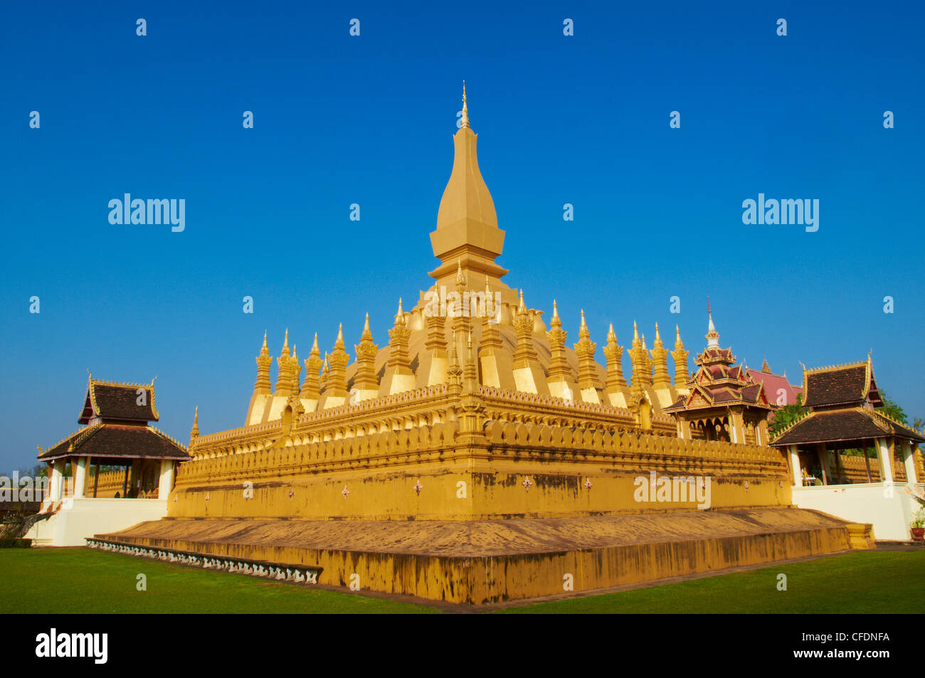 Pha That Luang, symbol of the Laos sovereignty, Buddhist religion and ...
