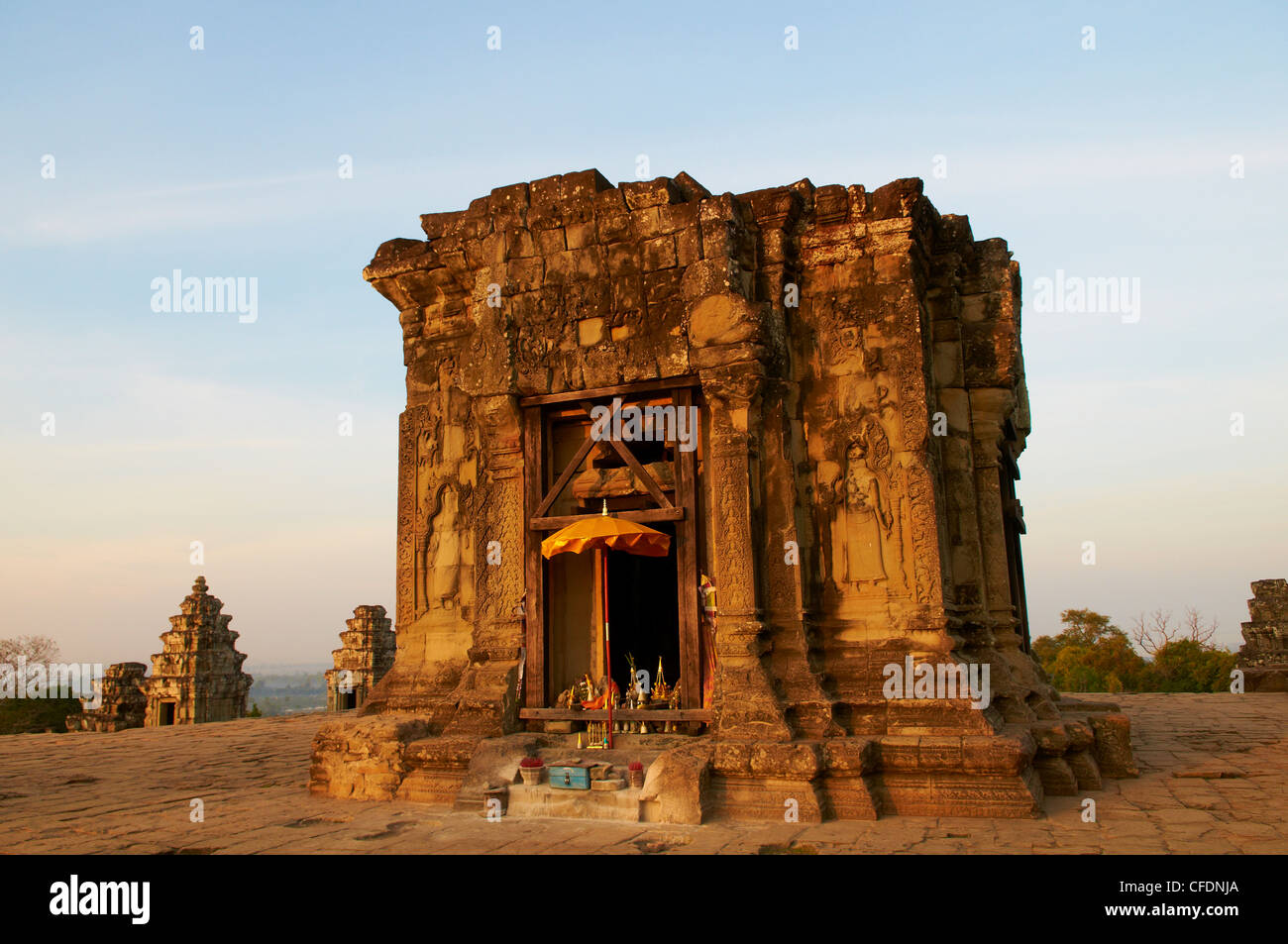 Phnom Bakheng temple at sunset, Angkor, UNESCO World Heritage Site ...
