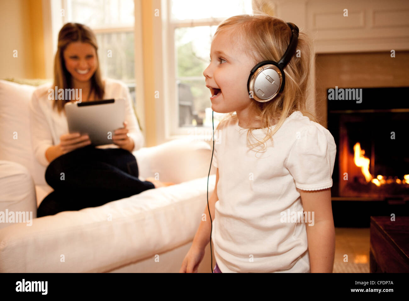 3 year old girl singing Stock Photo - Alamy