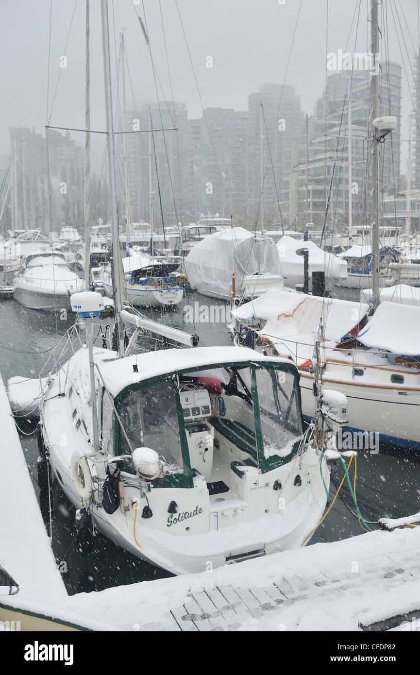 British columbia snow yachts hi-res stock photography and images - Alamy