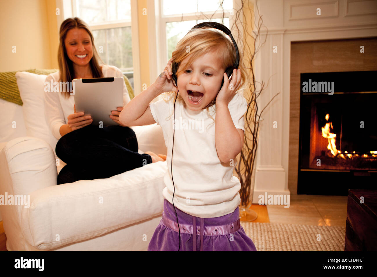 Come singing hi-res stock photography and images - Alamy