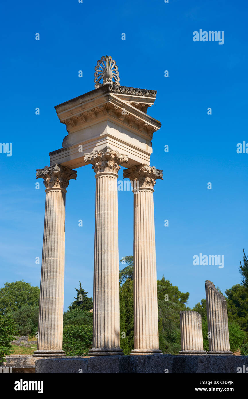 Ancient Roman site of Glanum, St. Remy de Provence, Les Alpilles ...