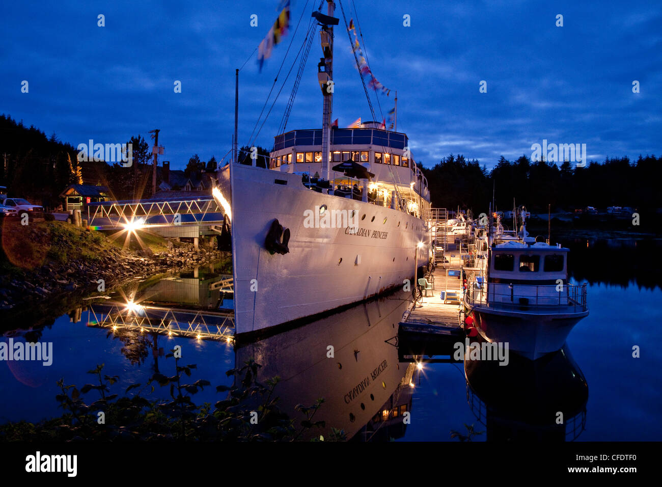 Canadian Princess Resort and marina at Uclulet Marina at dusk, Uclulet ...