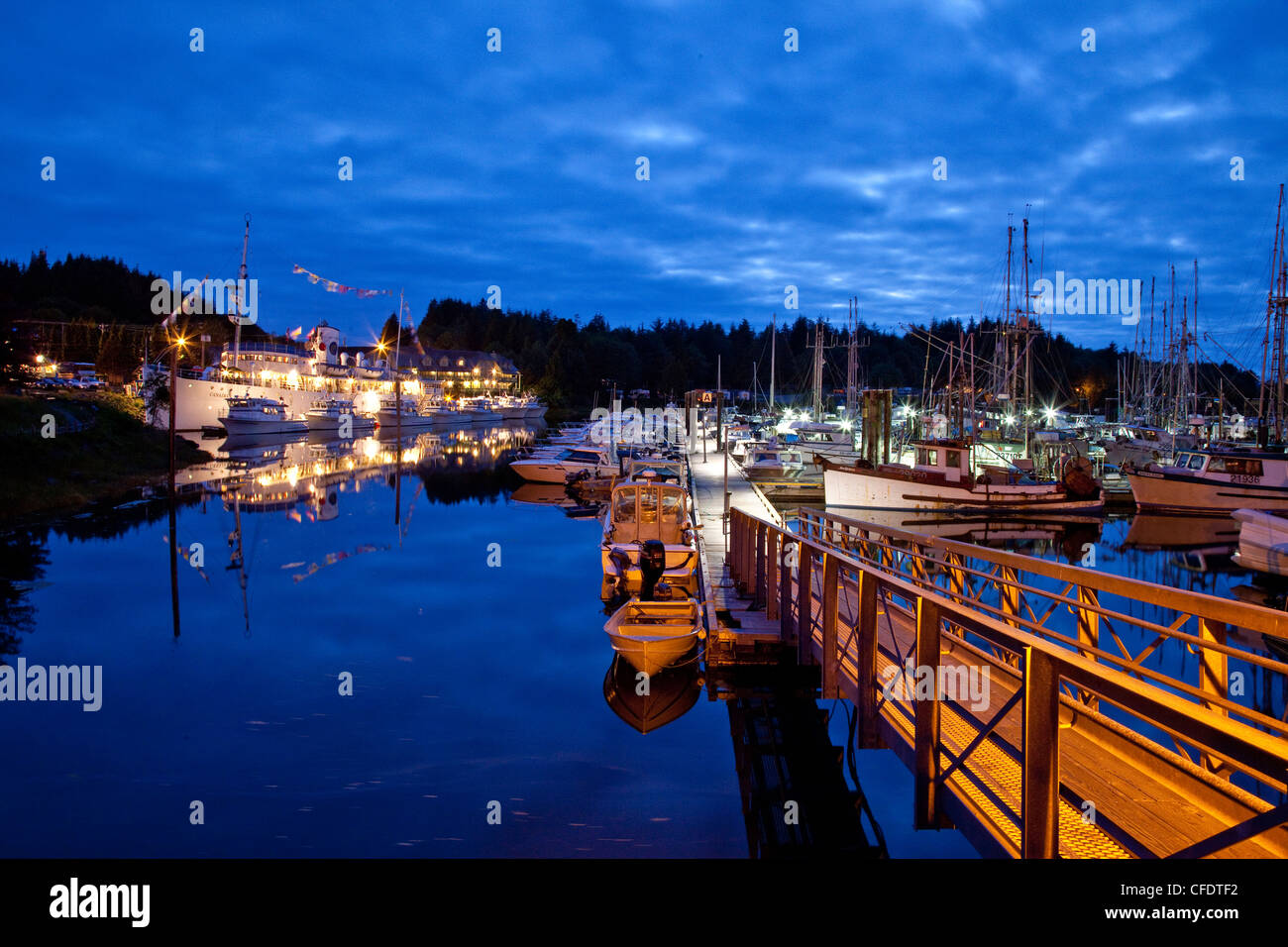 Canadian Princess Resort and marina at Uclulet Marina at dusk, Uclulet ...