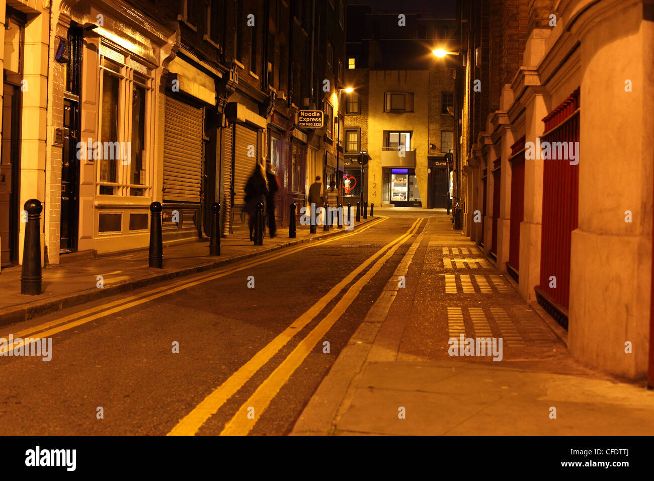 A street in London at might Stock Photo - Alamy