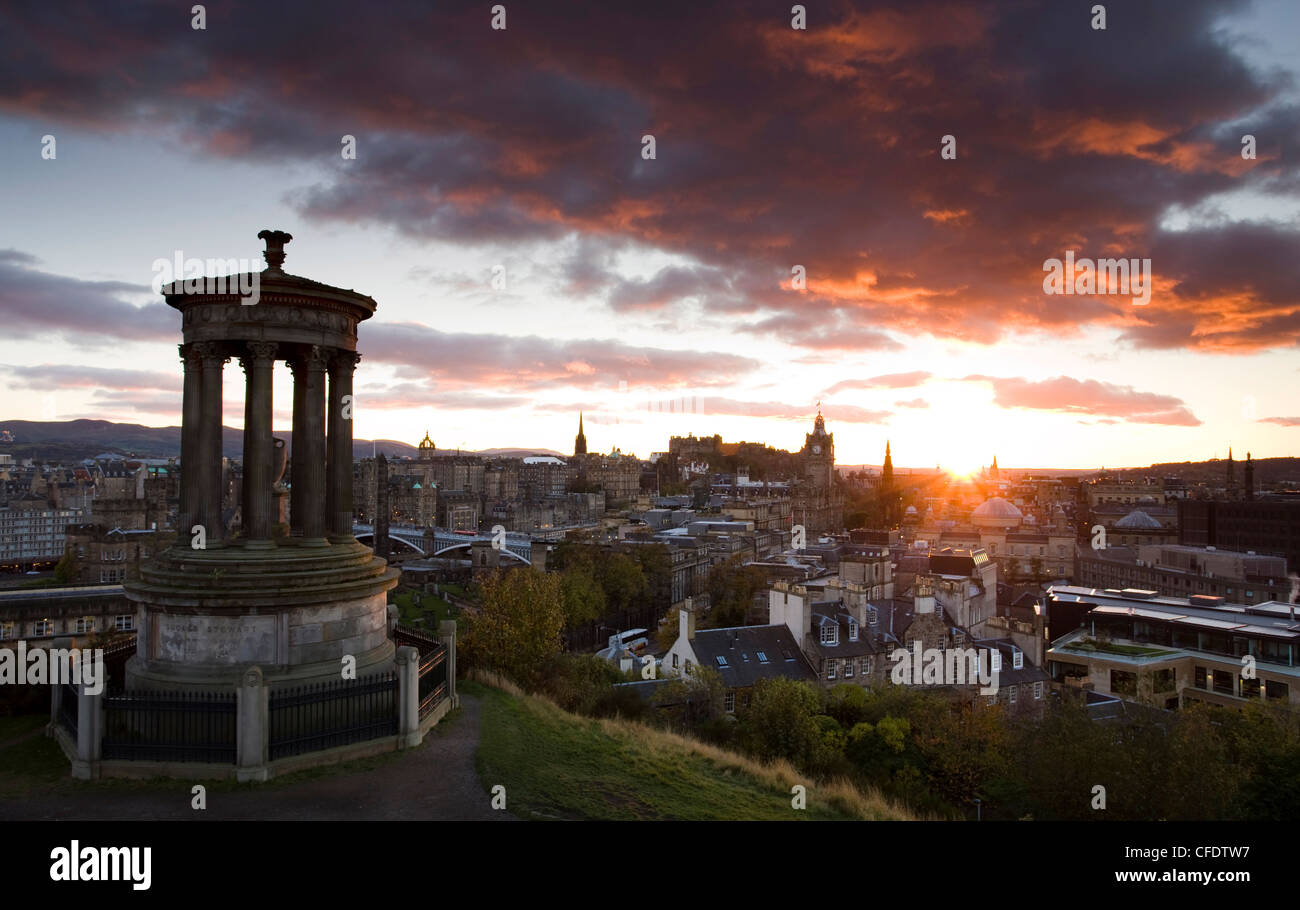 Sunset over edinburgh scotland hi-res stock photography and images - Alamy