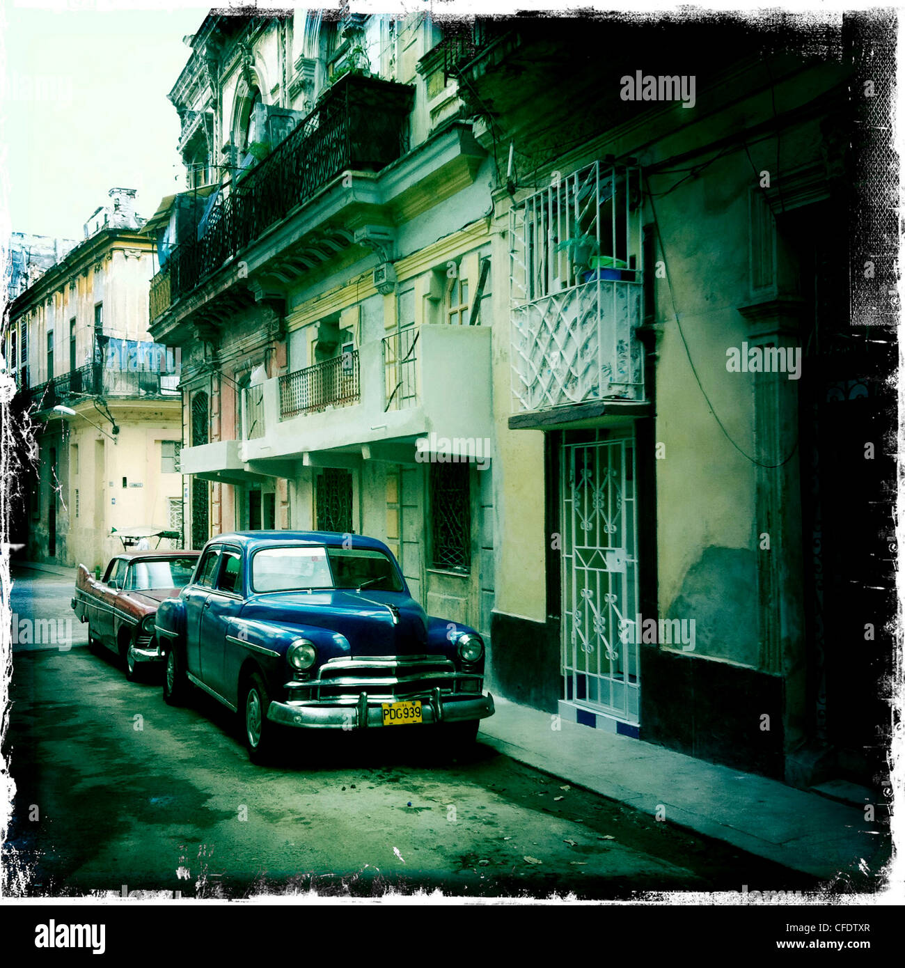 Havana street scene hi-res stock photography and images - Alamy
