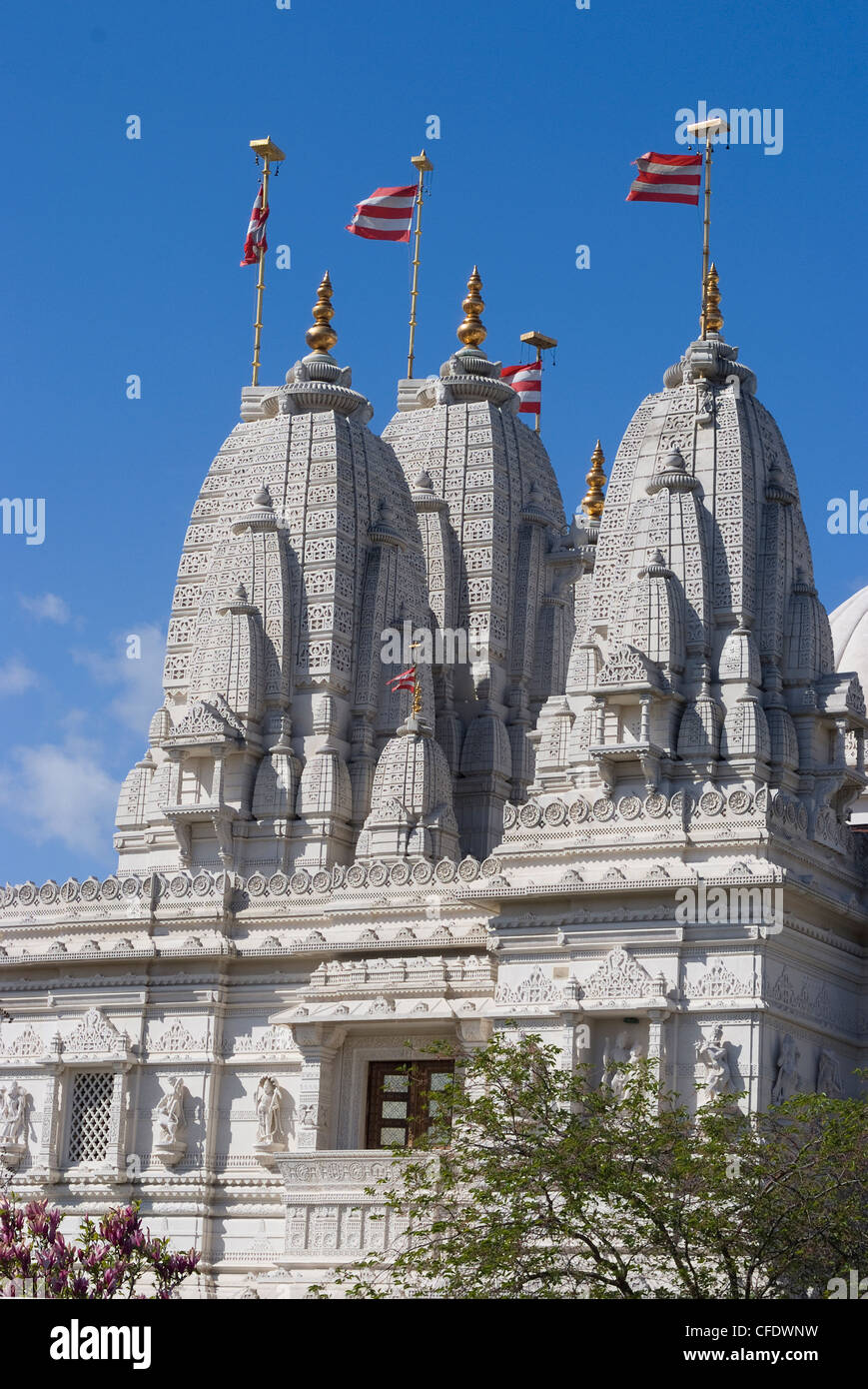 Shri Swaminarayan Mandir, Hindu temple in Neasden, London, England ...