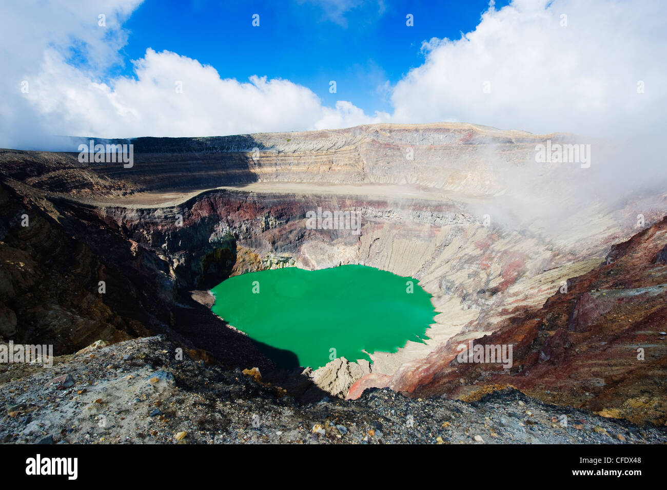 Crater lake of Volcan Santa Ana, 2365m, Parque Nacional Los Volcanes ...