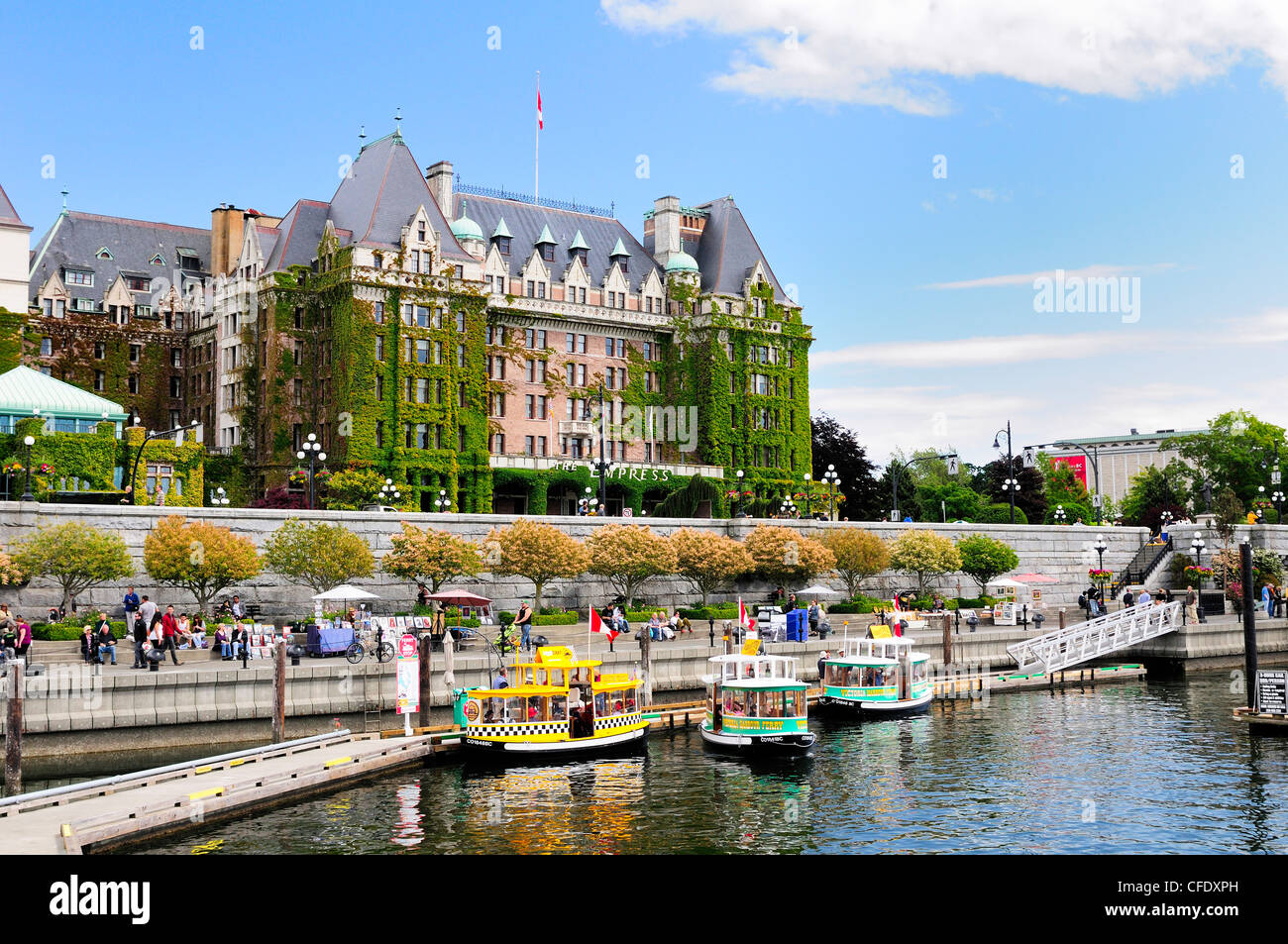 Victoria harbour water taxi ferry hi-res stock photography and images ...