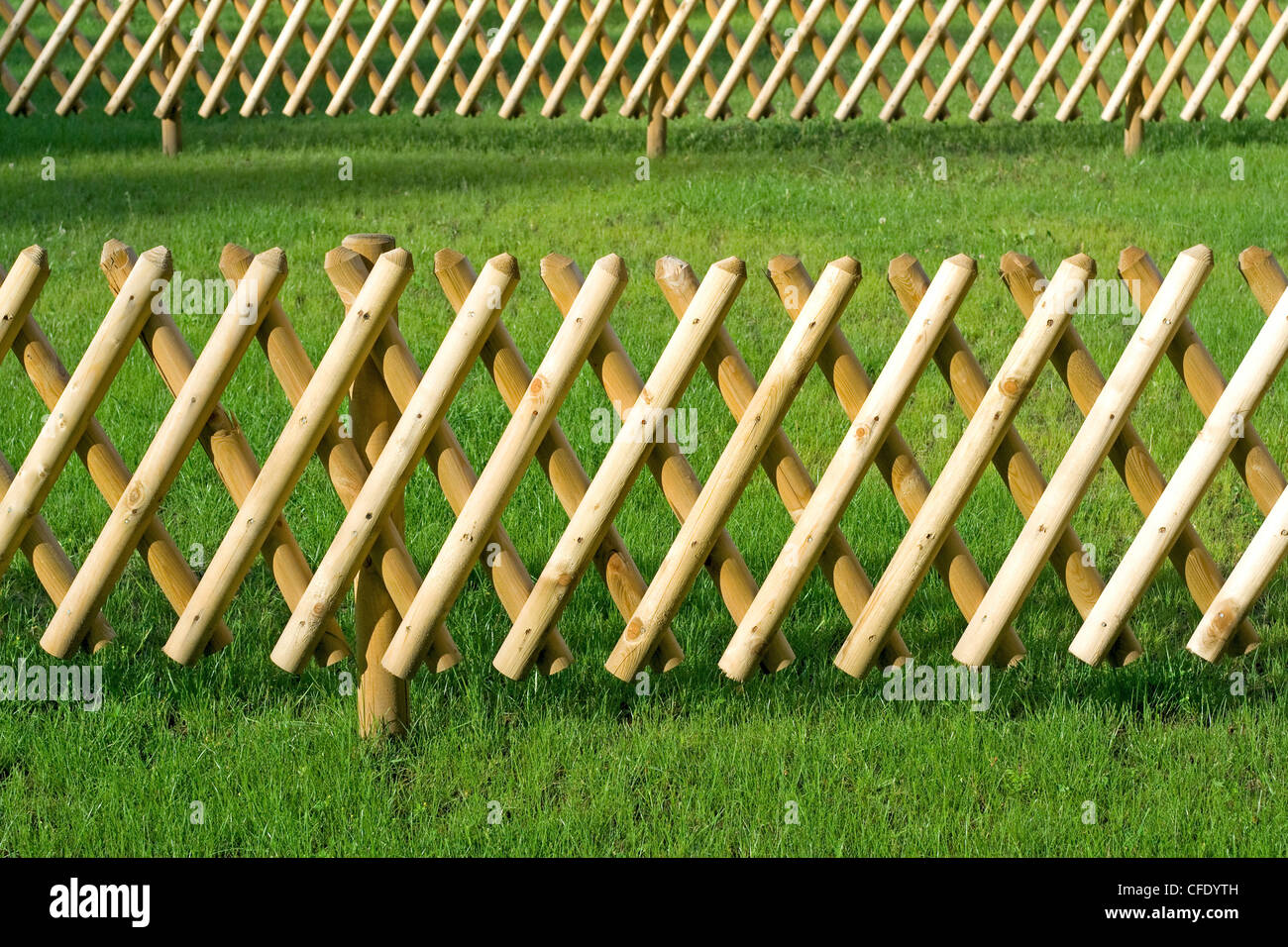 Trellis fence hi-res stock photography and images - Alamy