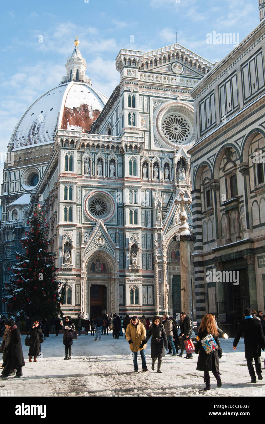 The Duomo (Cathedral) with snow during winter, Florence (Firenze ...