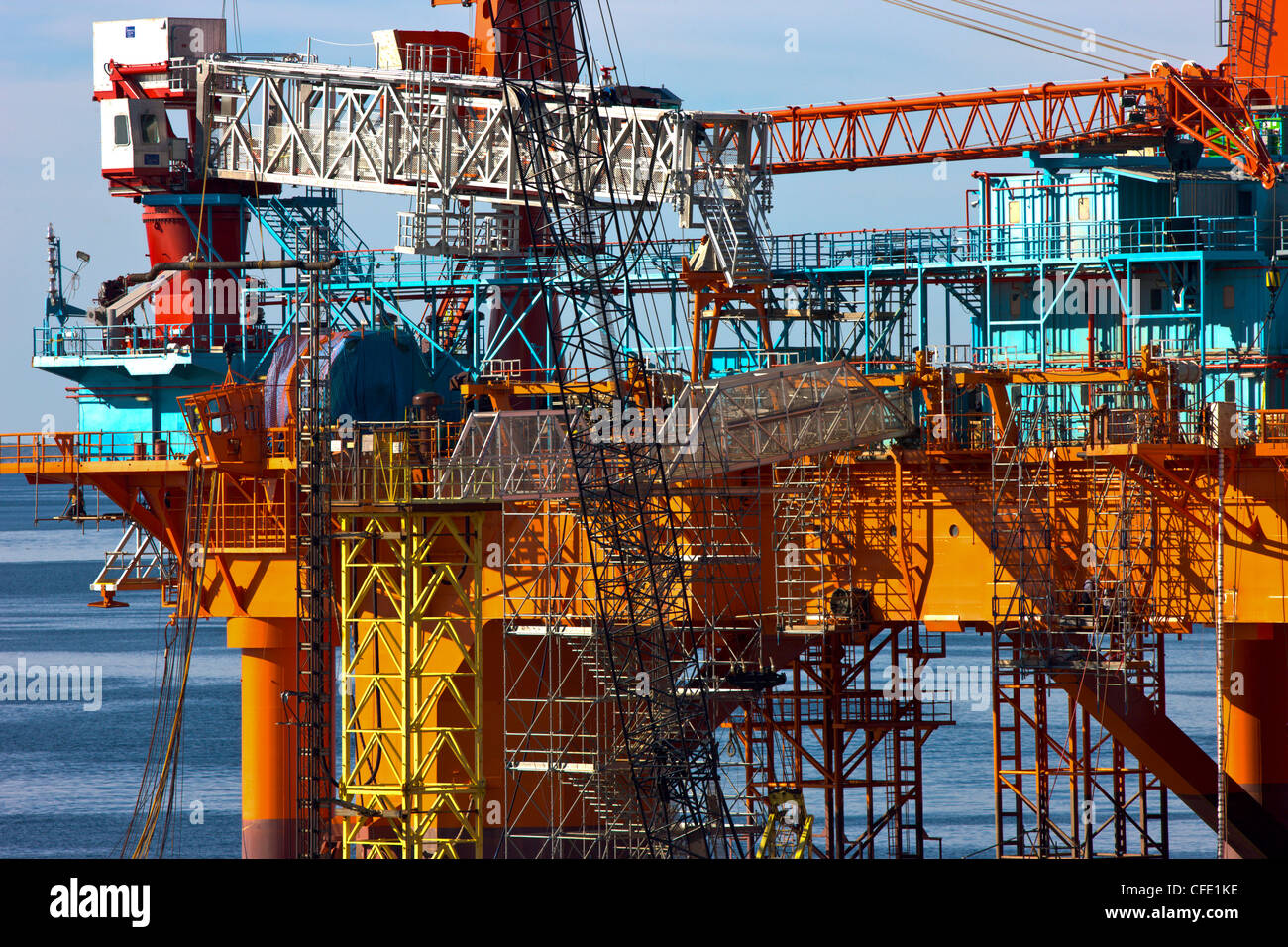 Louisiana Oil Rig under repair at Woodside Dartmouth, Halifax Harbour ...