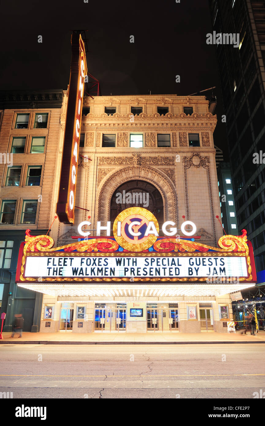 Chicago Theatre exterior Stock Photo - Alamy