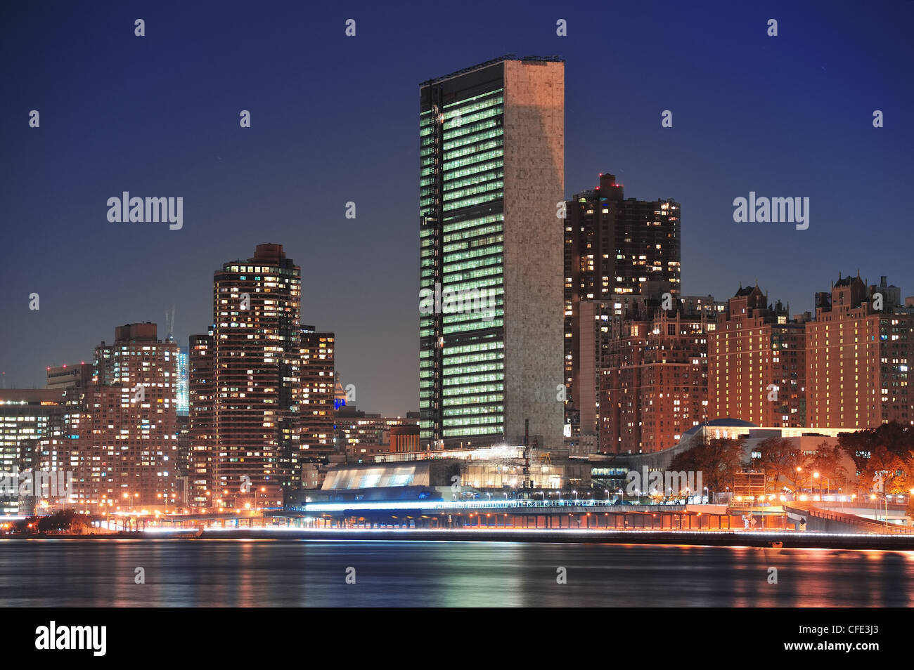 UN complex over East River Stock Photo - Alamy