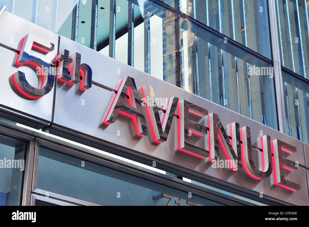 5th Avenue street view Stock Photo - Alamy