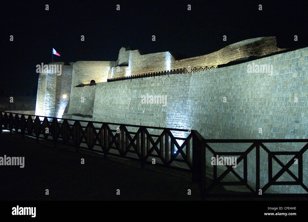 Bahrain, Manama city, the Bahrain Fort, Portugues fortress of the XVI ...