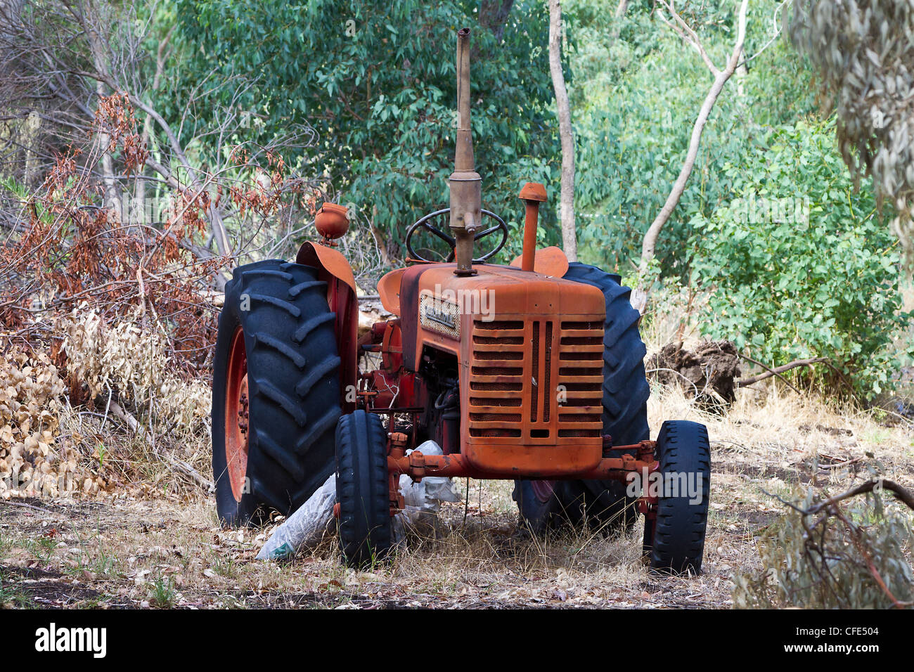 Disused rusty tractor hi-res stock photography and images - Alamy