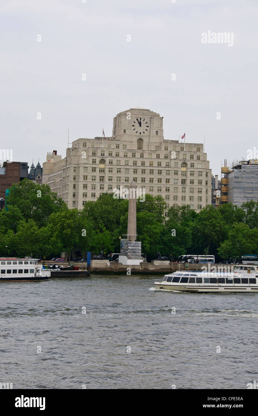 Shell Oil Building,Art Noveau Architecture,Tourist Boats Traveling ...