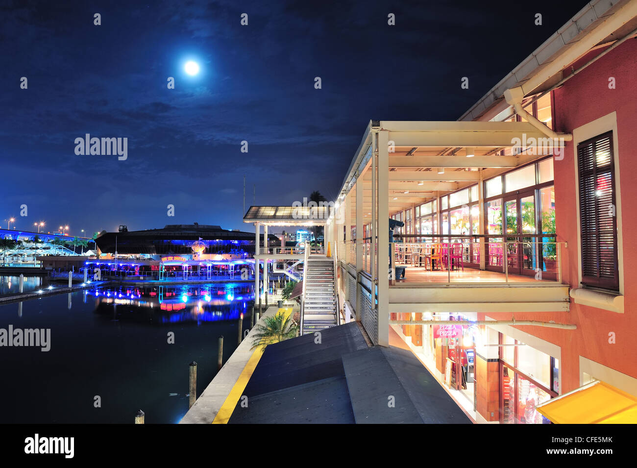 Bayside marketplace miami skyline hi-res stock photography and images ...