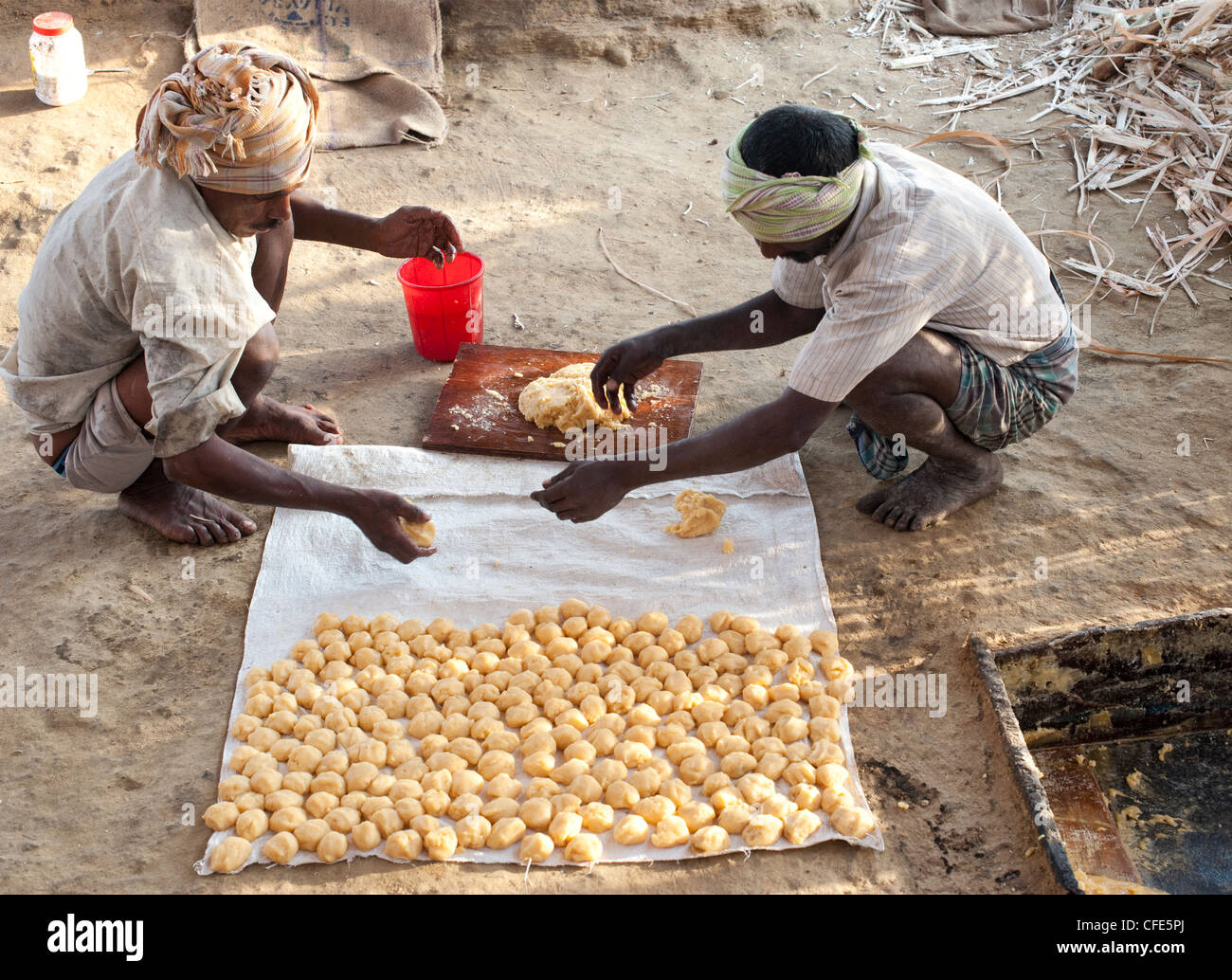 Indian jaggery production hi-res stock photography and images - Alamy