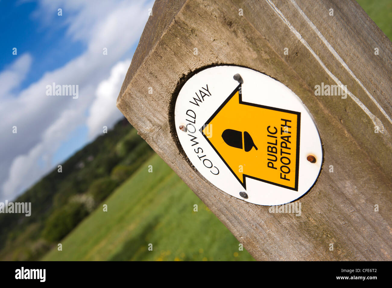 UK, Gloucestershire, Stroud, Painswick, Cotswold Way public footpath ...
