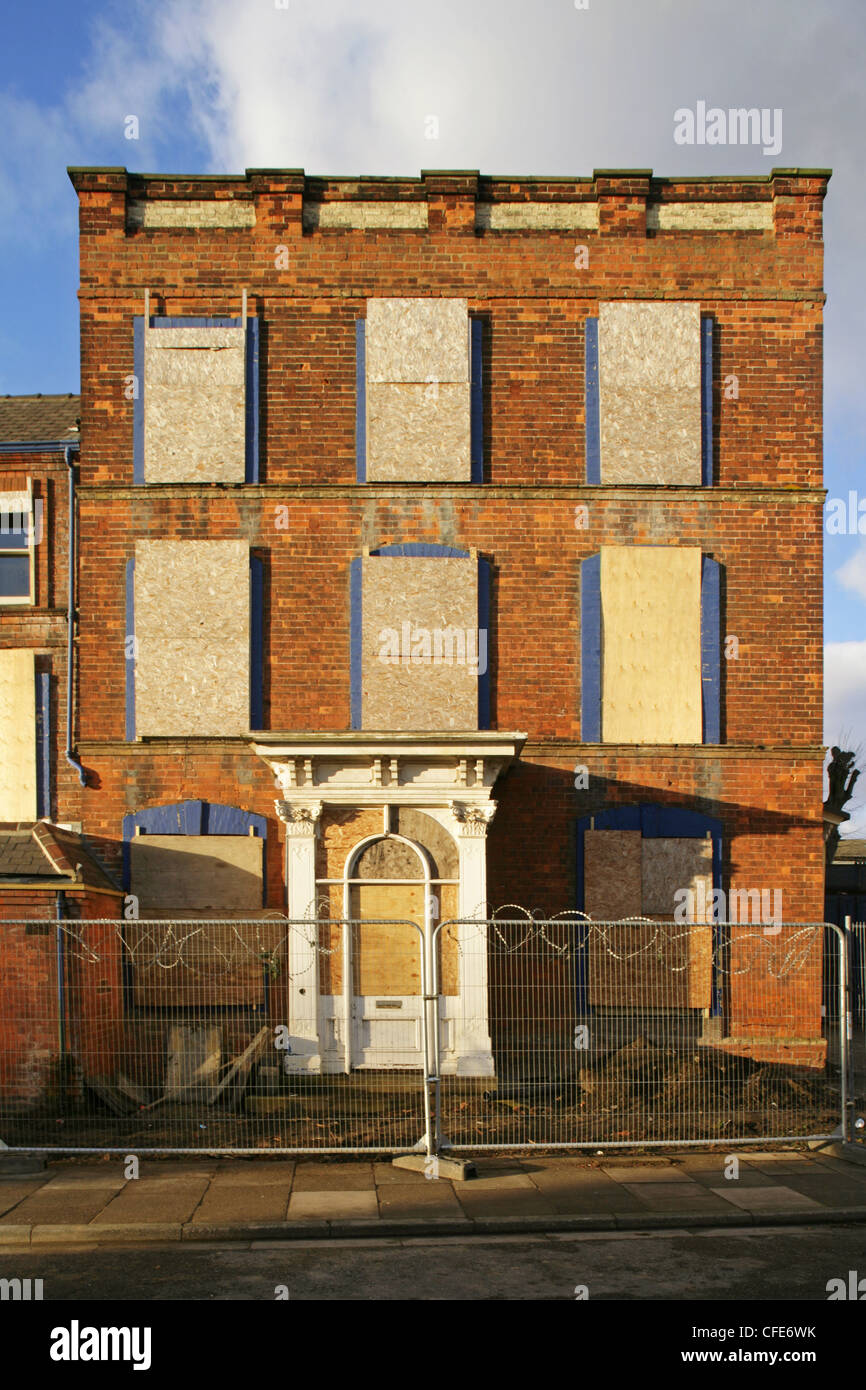 House Boarded Up Windows High Resolution Stock Photography and Images ...