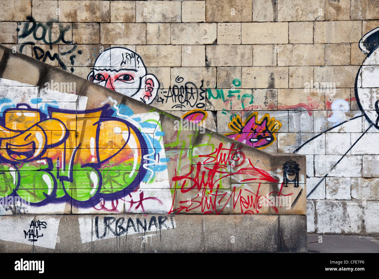 Danube canal graffiti art vienna hi-res stock photography and images ...