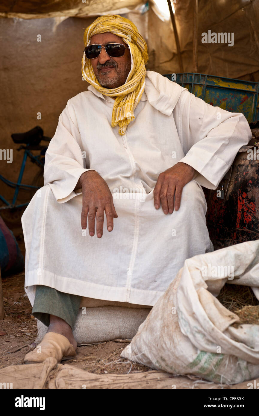 Muslim man wearing turban hi-res stock photography and images - Alamy