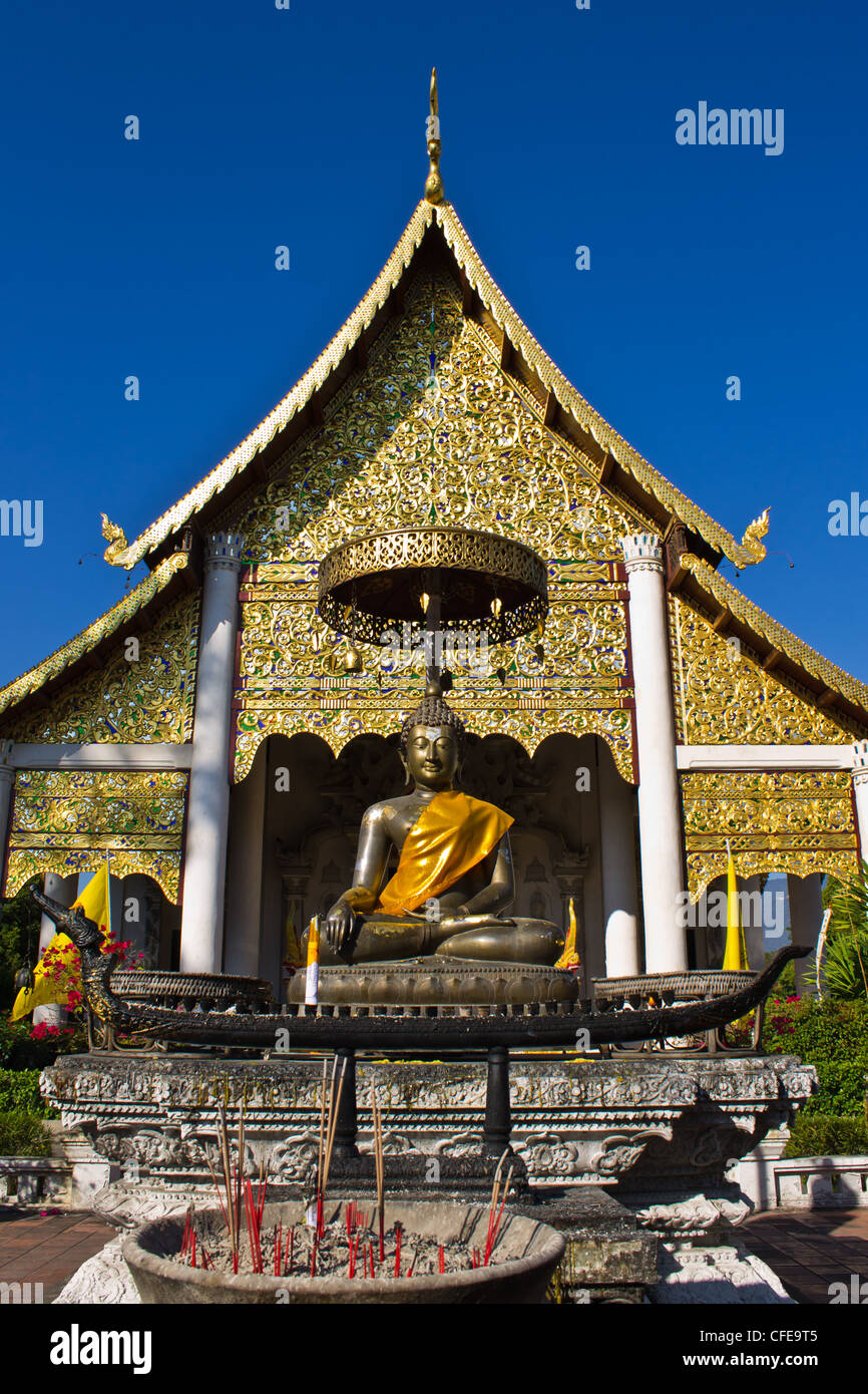 Buddha statue in wat benchamabophit hi-res stock photography and images ...