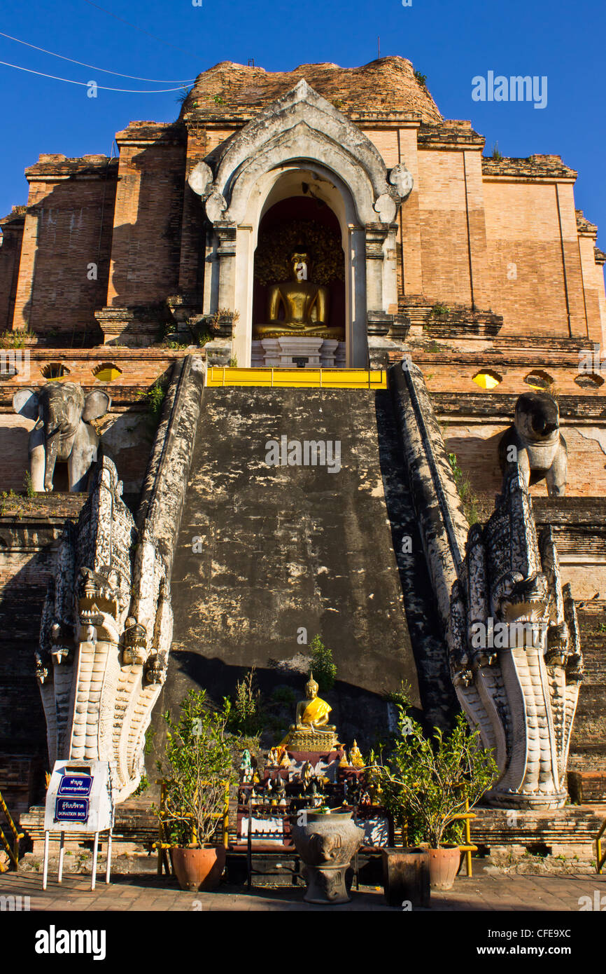 Wat chedi lung chiangmai hi-res stock photography and images - Alamy