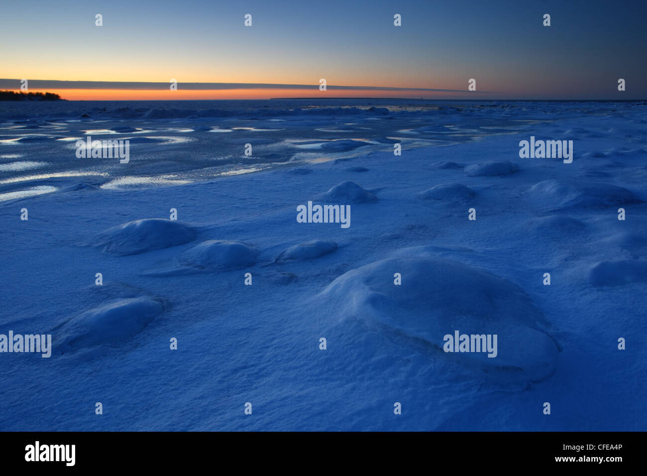 Baltic sea frozen hi-res stock photography and images - Alamy