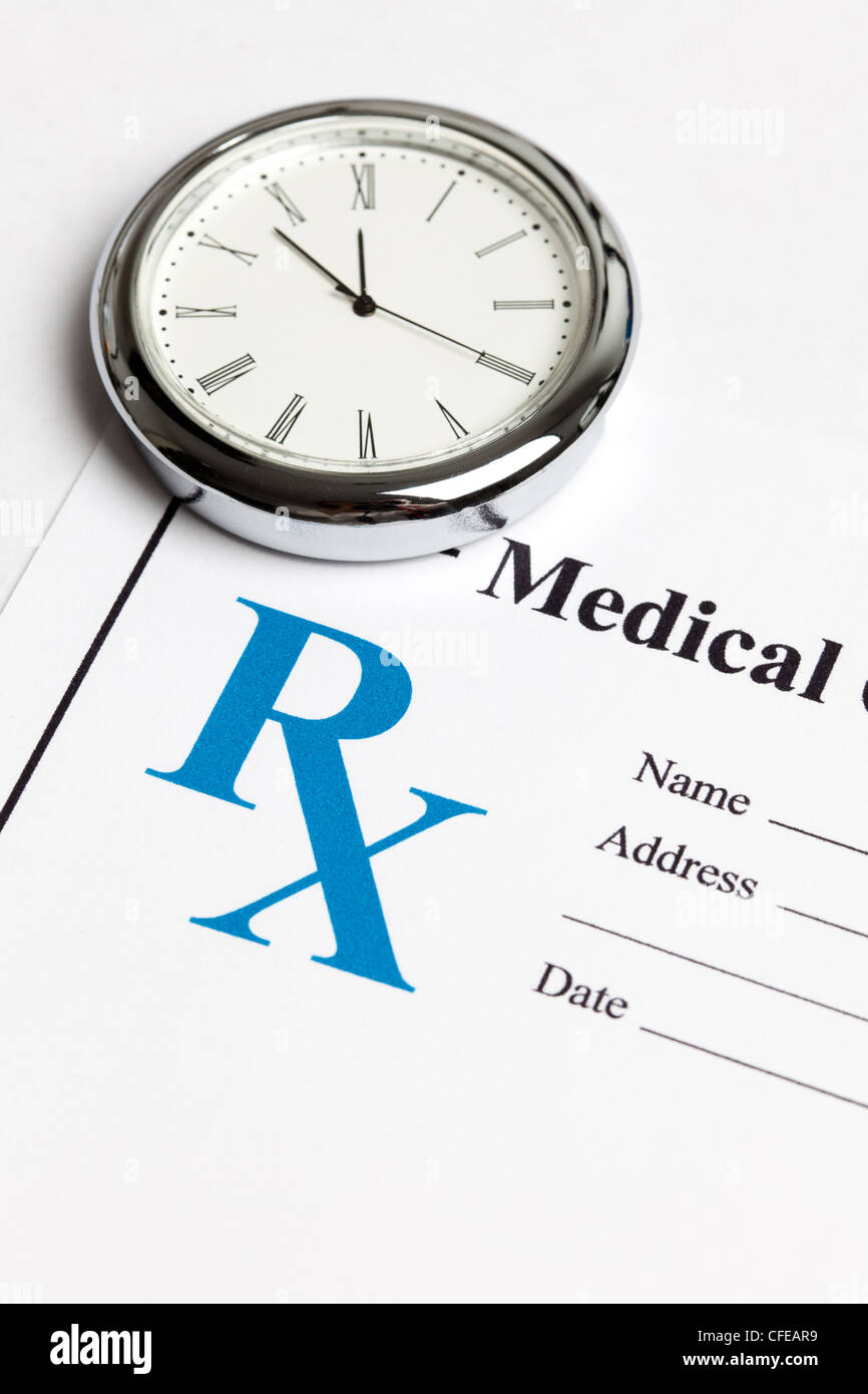 Time medicine concept clock hi-res stock photography and images - Alamy