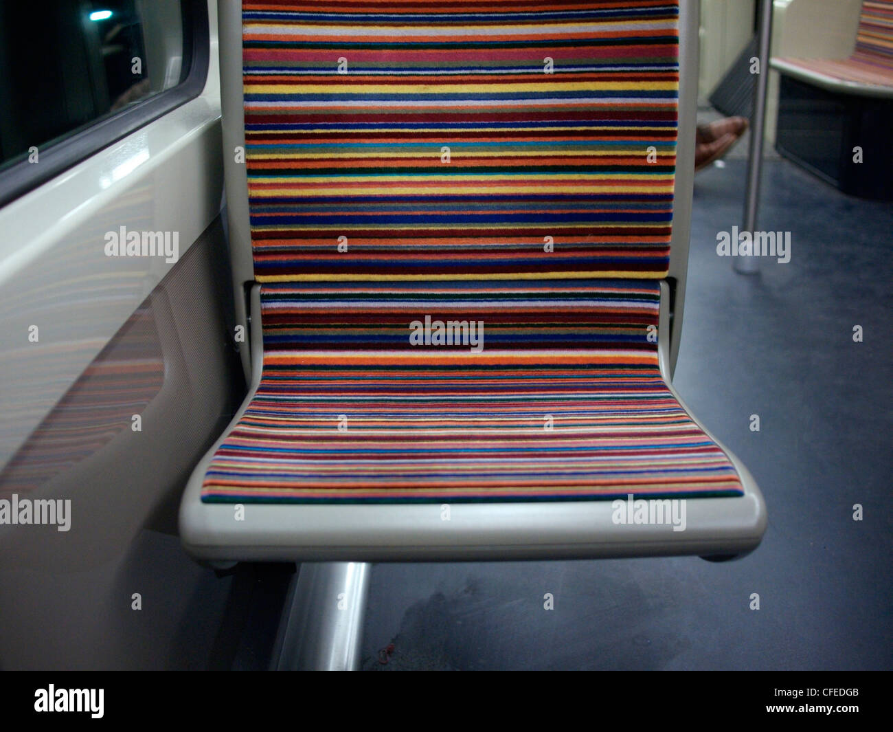 Line 5 france metro hi-res stock photography and images - Alamy