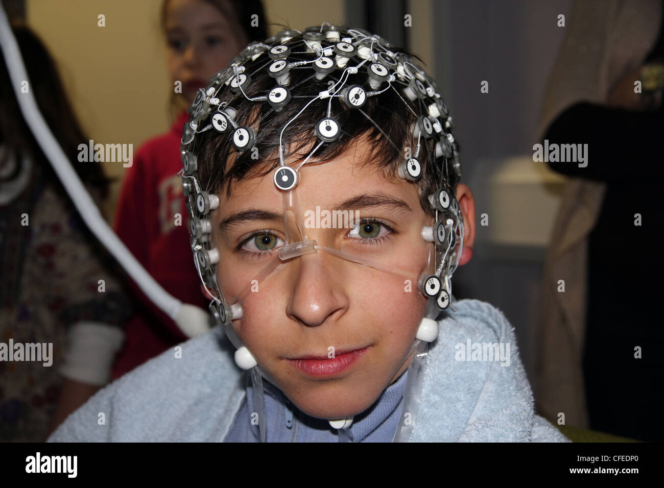 Child brain wave scanning hi-res stock photography and images - Alamy