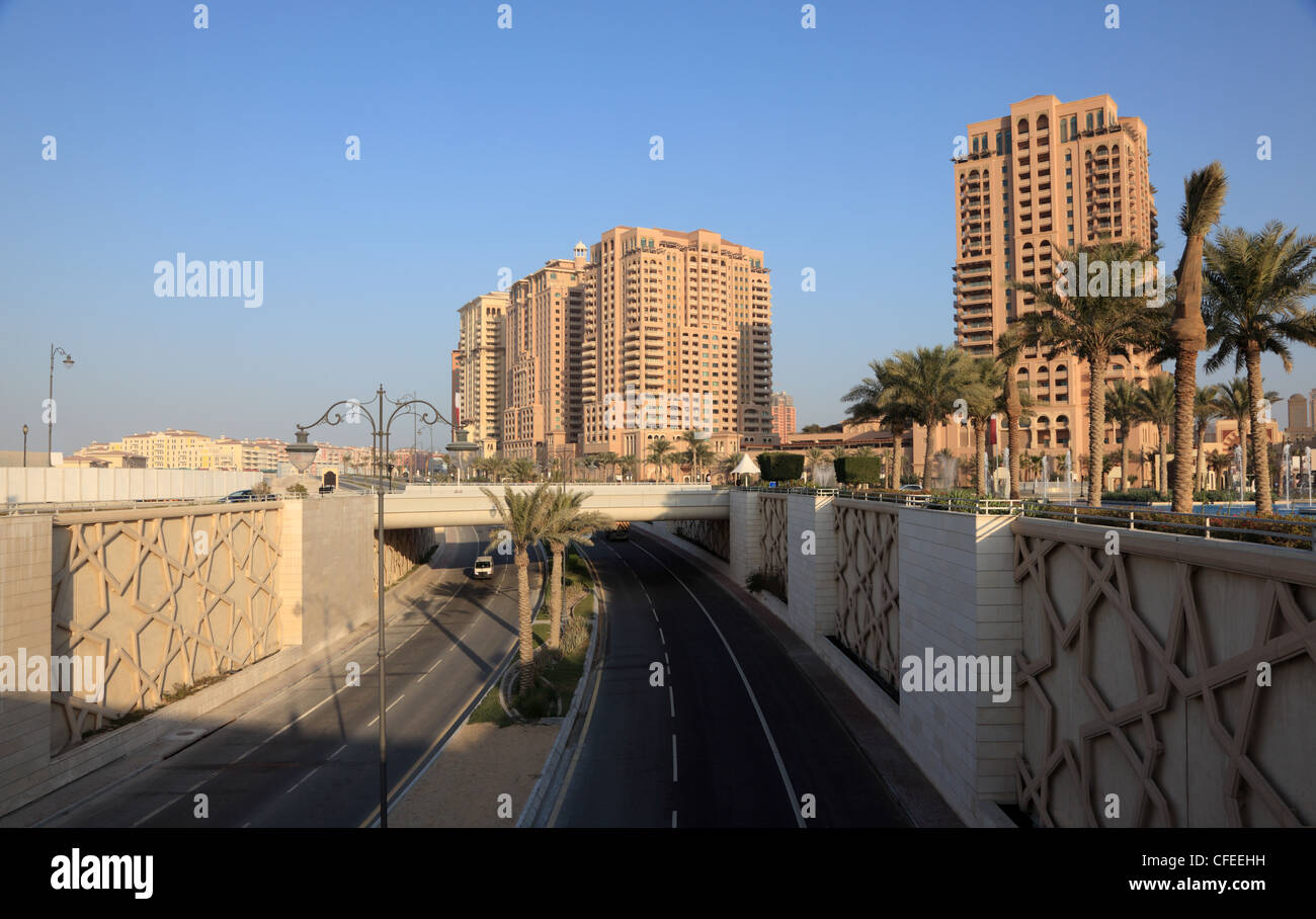 City highway at The Pearl in Doha, Qatar Stock Photo - Alamy