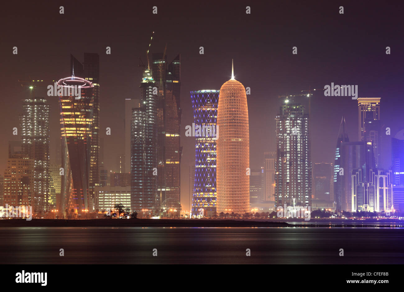 Night view doha hi-res stock photography and images - Alamy