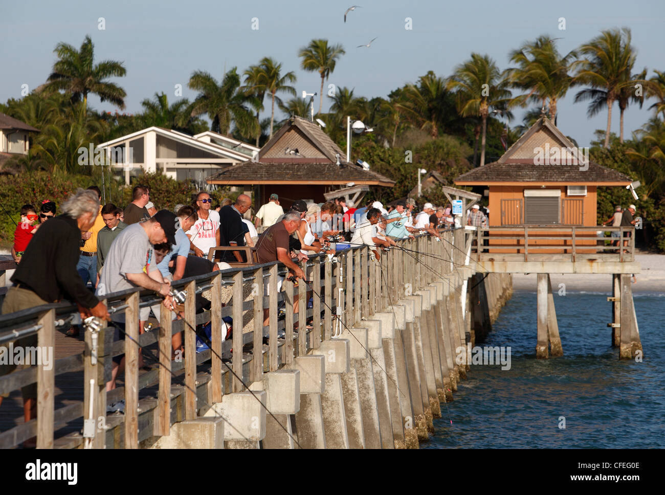 Crowd people pier hi-res stock photography and images - Alamy