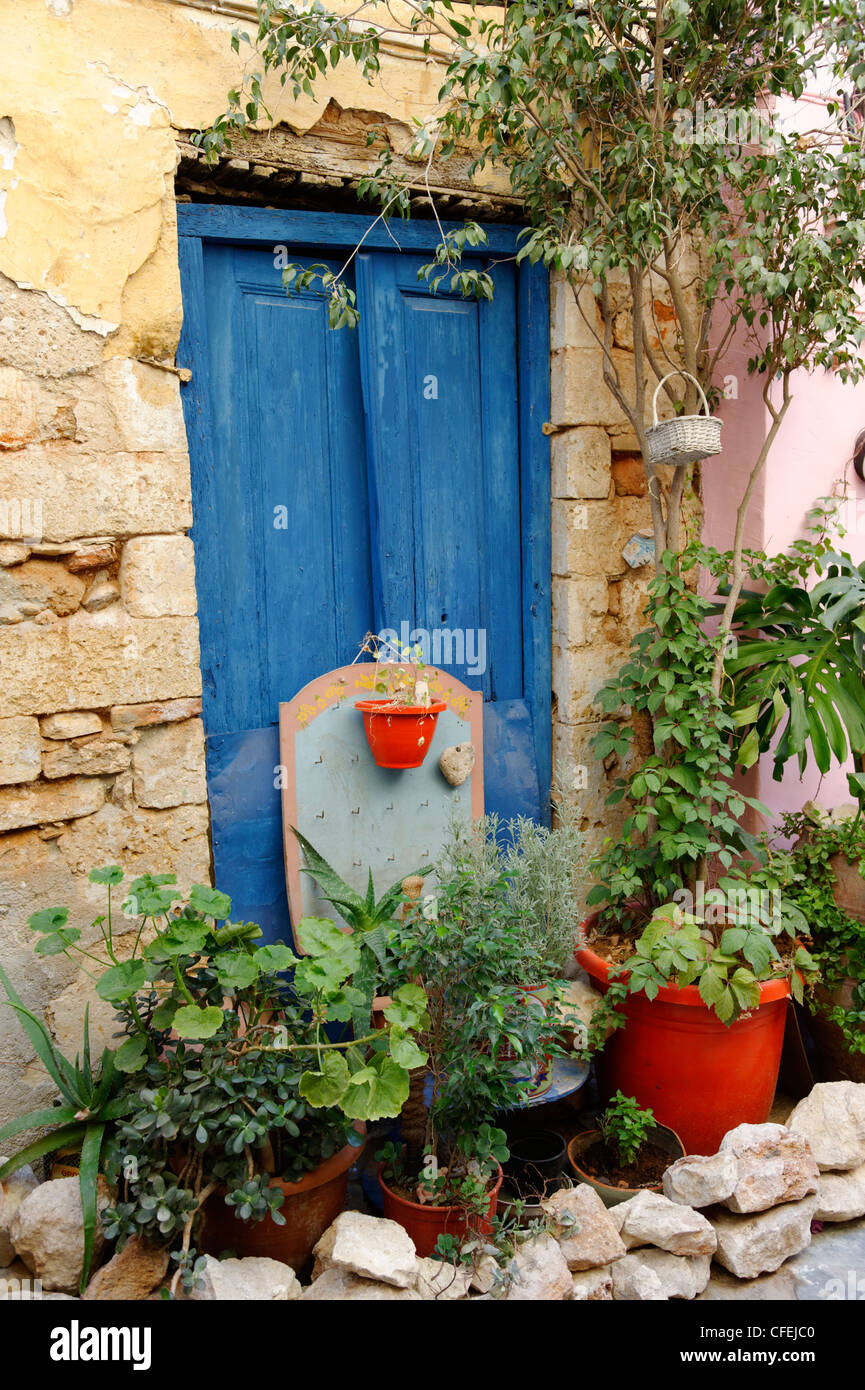 Crumbling flowers hi-res stock photography and images - Alamy