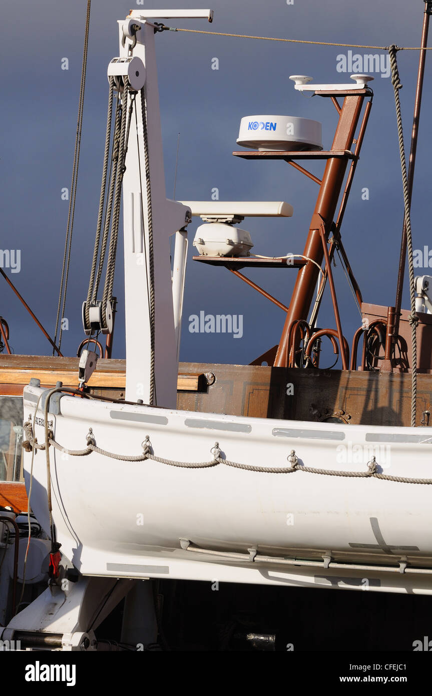The Waverley paddle steamer close up showing radar, GPS, lifeboat ...