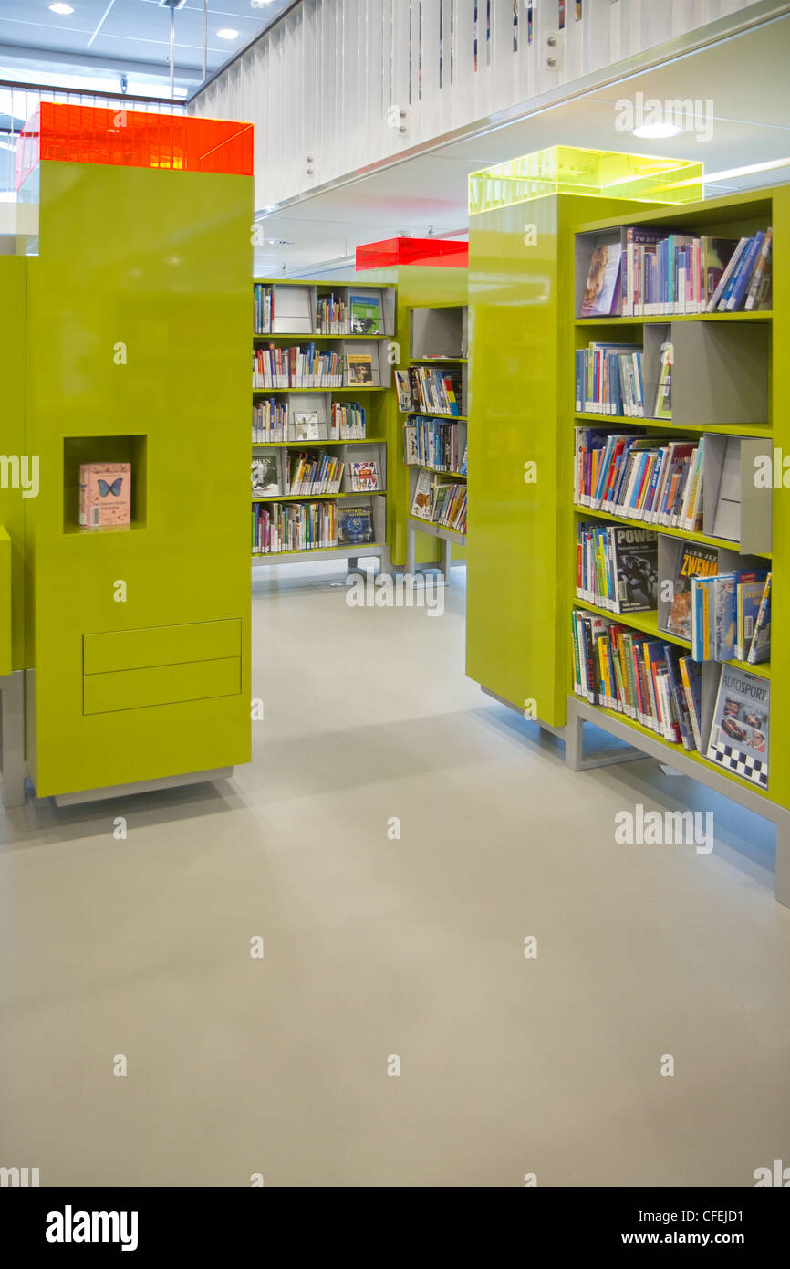 Modern library hi-res stock photography and images - Alamy