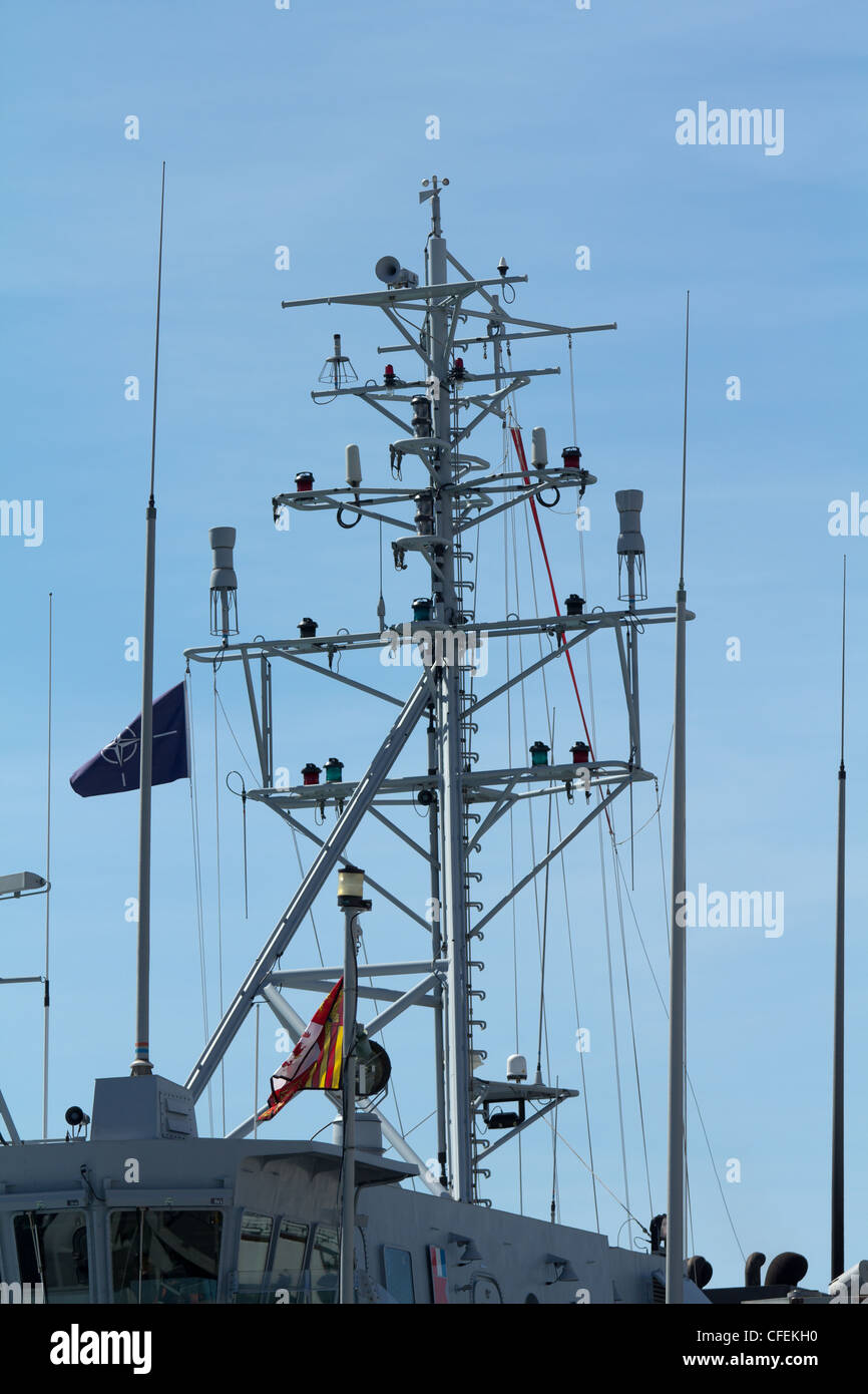 Ship antennas hi-res stock photography and images - Alamy