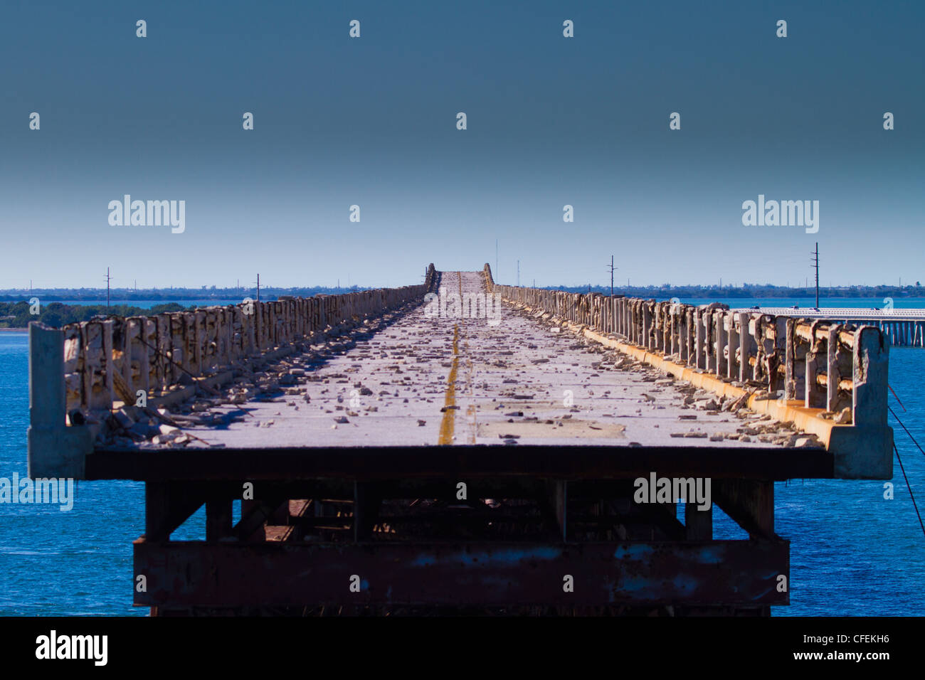 Ruined bridge hi-res stock photography and images - Alamy